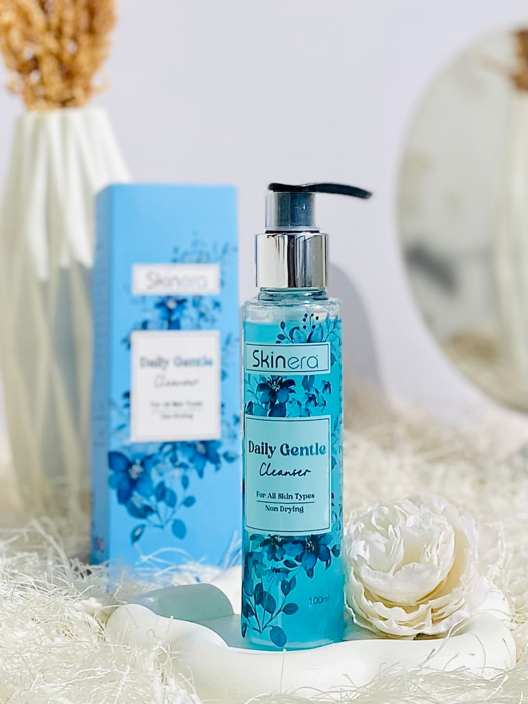 Skinera Daily Gentle Cleanser 120ml - Skinera.pk